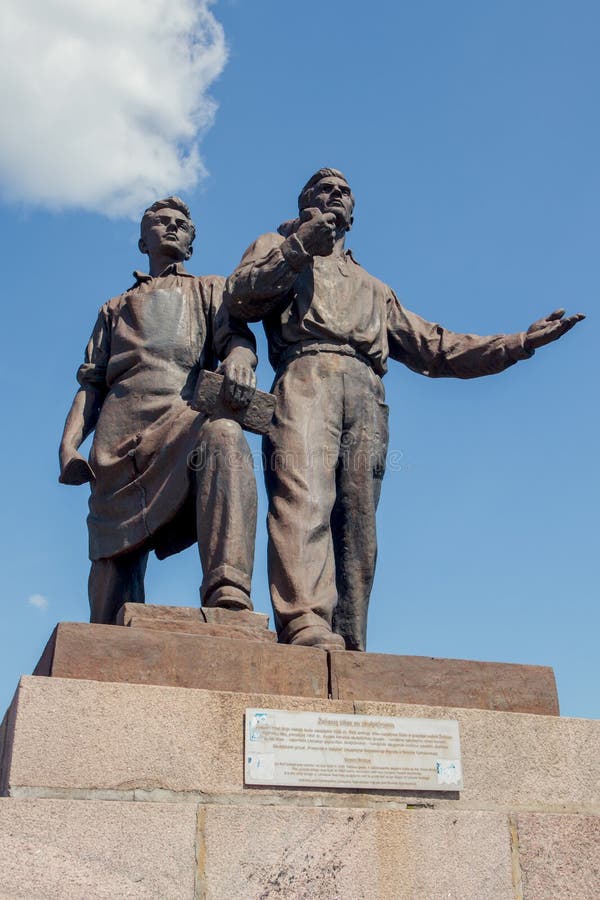 Sculture Del Ponte Verde a Vilnius Immagine Stock Editoriale - Immagine ...