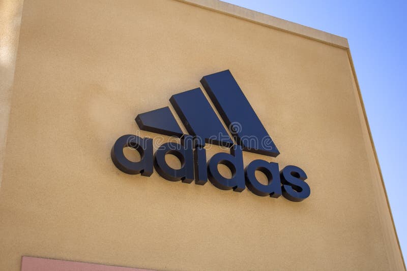 Signo de adidas imagen de archivo editorial. Imagen de departamento ...