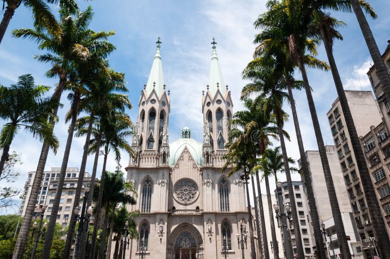 Se Cathedral Sao Paulo stock photo. Image of palm, space - 29407650