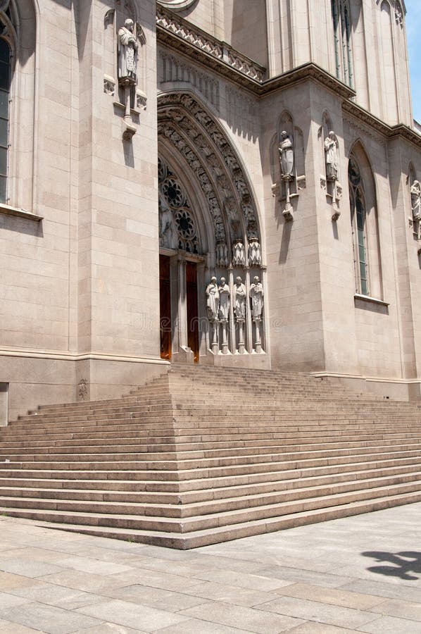 Se Cathedral stock image. Image of square, church, town - 33267085