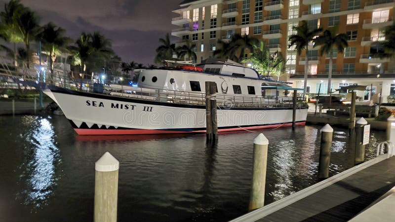 Sea Mist III Boat editorial image. Image of boynton - 175485900