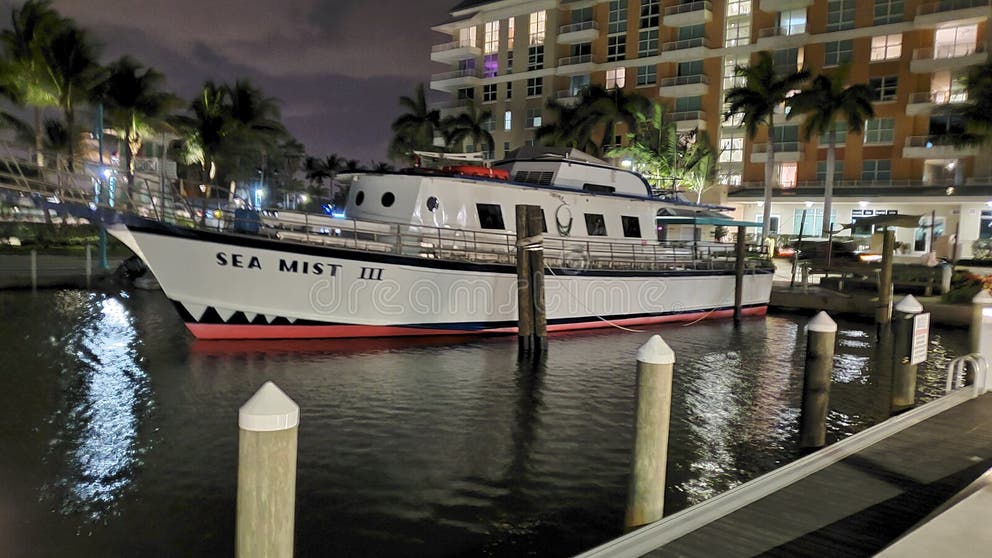 Sea Mist III Boat editorial image. Image of boynton - 175485900