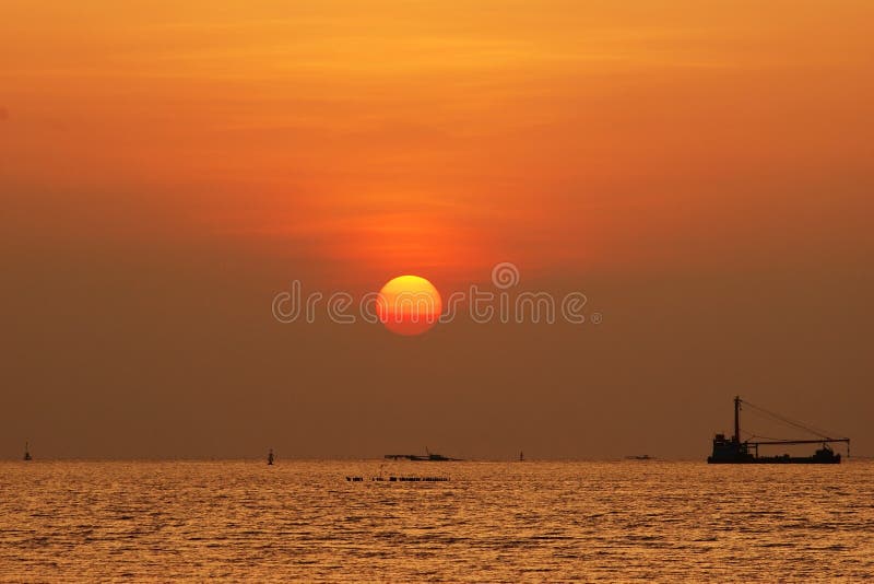 Sea Ship Setting Sunset Picture. Image: 13801814