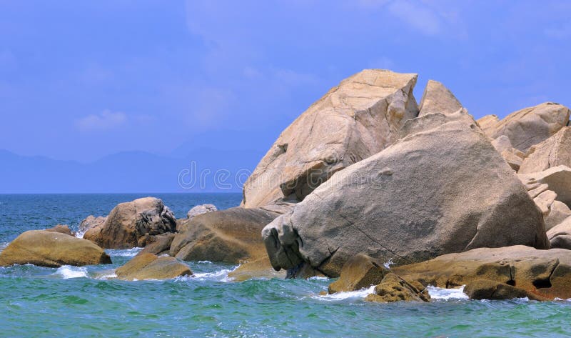 Sea shore rock stock photo. Image of compare, landscape - 19726408