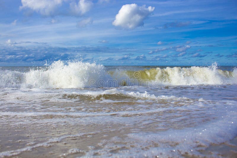 Waves Beating Against the Rocks in Hawaii, US Stock Photo - Image of ...
