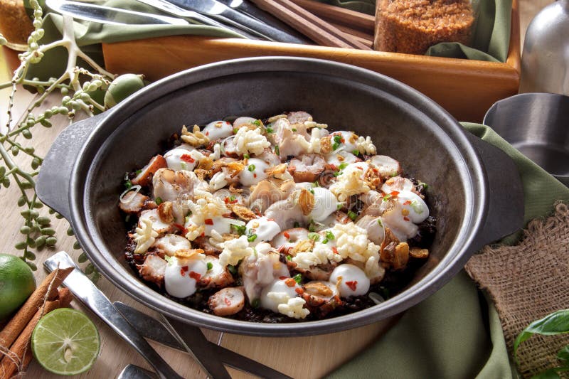 Seafood Rice Served on Claypot Stock Image - Image of fresh, restaurant ...
