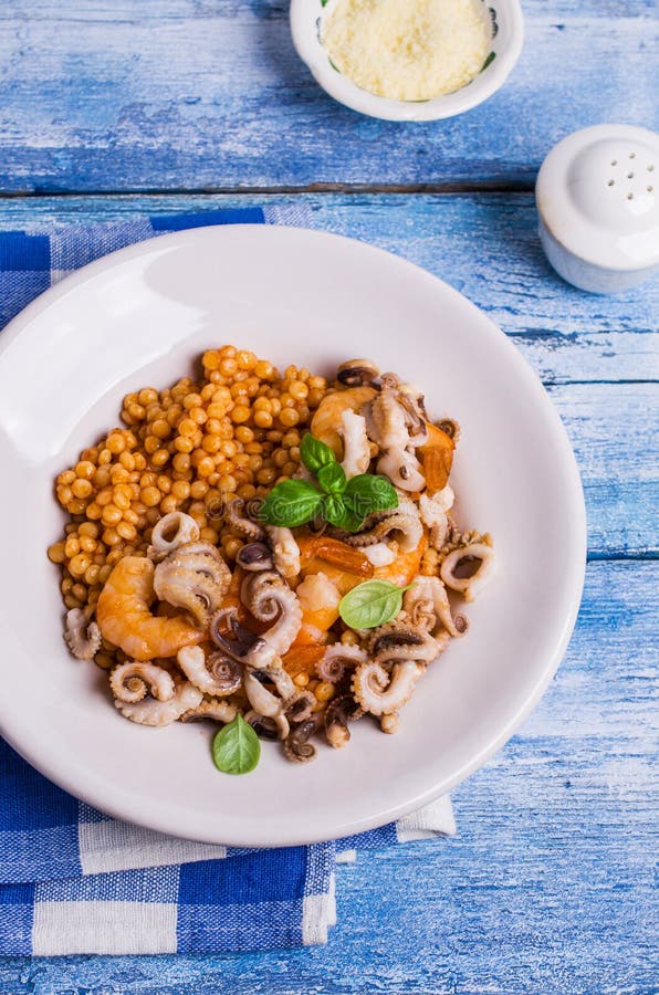 Seafood with shallow paste stock image. Image of pasta - 103658827