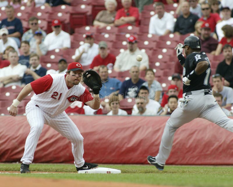 Sean Casey, Cincinnati Reds Editorial Photo - Image of reds, cleats ...