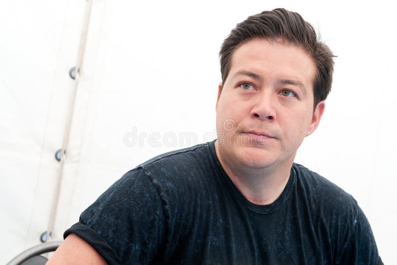 Sean Mackin fotografía editorial. Imagen de rockero, vocalista - 64922272