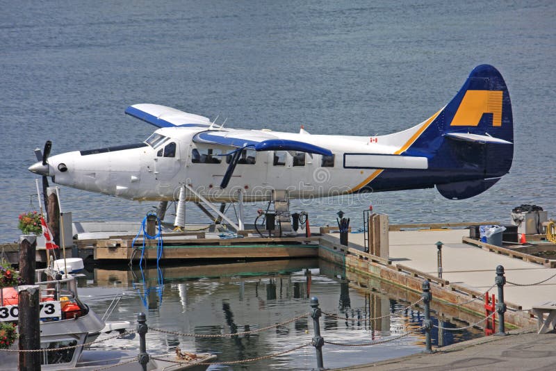 Seaplane editorial photo. Image of seaplane, canada, transport - 83530081