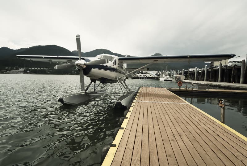 Float Plane Dock Stock Photos - Download 350 Royalty Free Photos