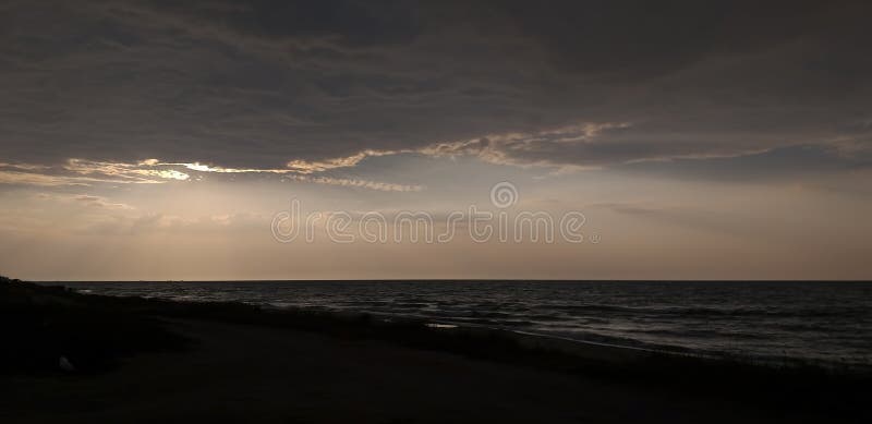 Seascape with a Distant Horizon Stock Photo - Image of waves, skyscape ...