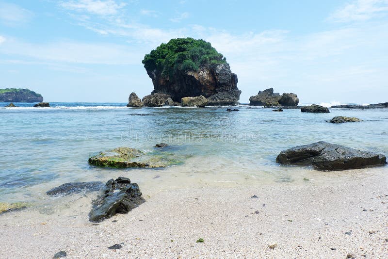 The Seaside with Lots of Rocks and Small Islands Stock Image - Image of ...