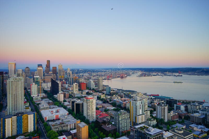 Seattle bay at night stock image. Image of area, gorgeous - 157038405