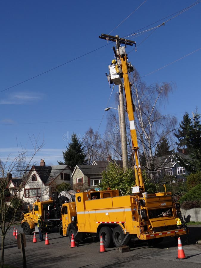 Seattle City Light Workmen Replace an Aging Utility Pole Editorial ...