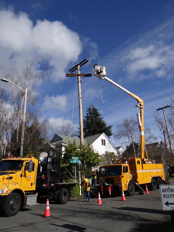 Seattle City Light Workmen Replace an Aging Utility Pole Editorial ...
