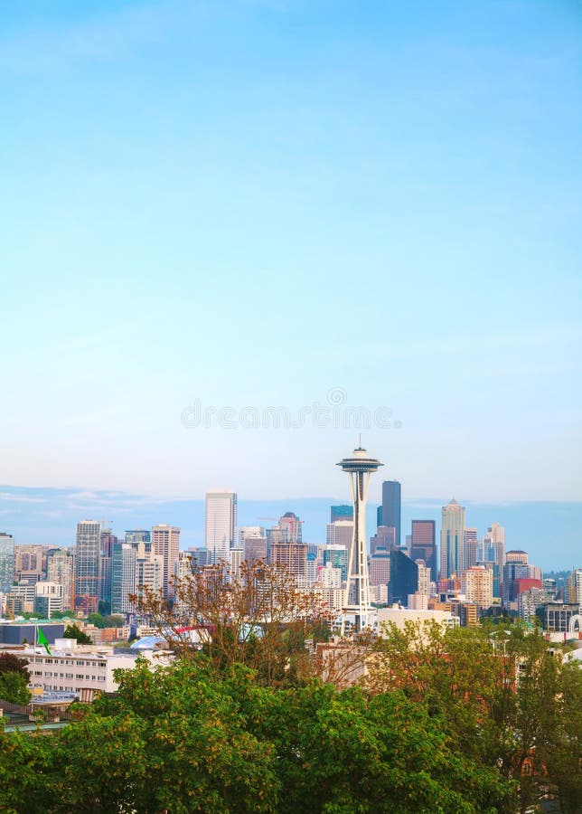 Seattle Do Centro Como Visto Do Parque Do Kerry Foto de Stock - Imagem ...