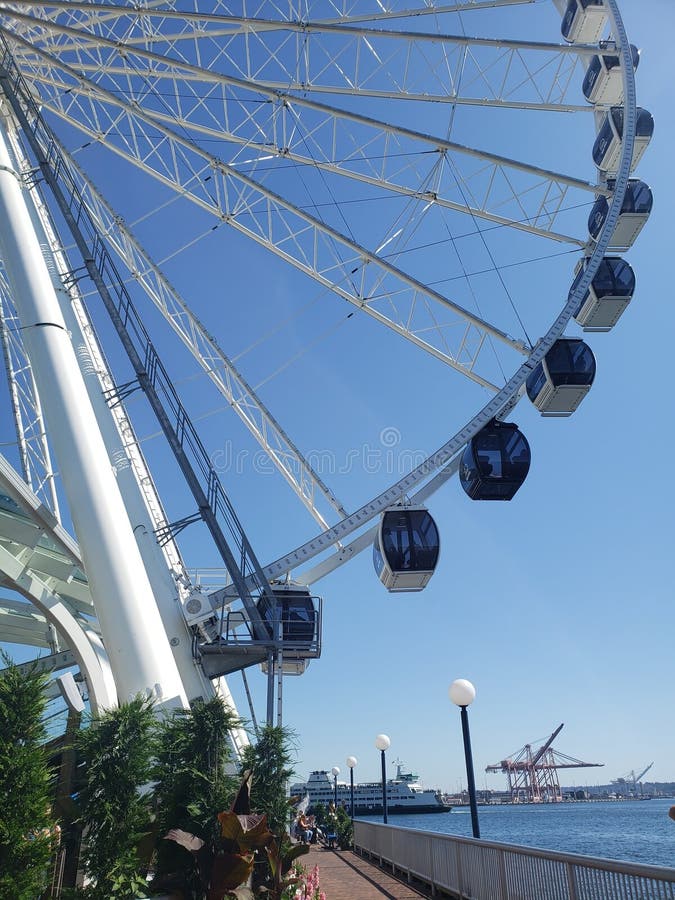 Seattle Ferris Wheel on the Pier Editorial Stock Image - Image of mast ...