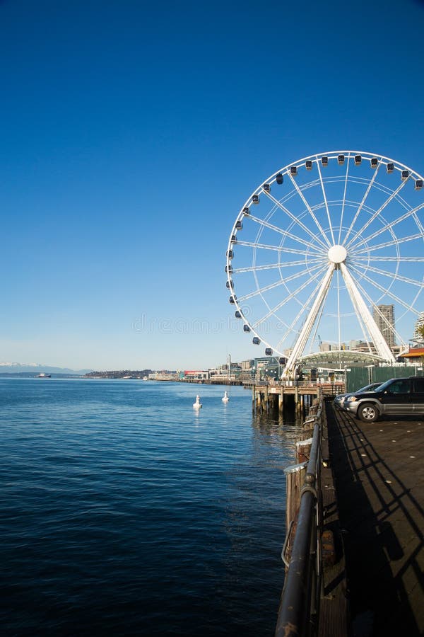 Seattle Ferris Wheel and Puget Sound Editorial Image - Image of ...