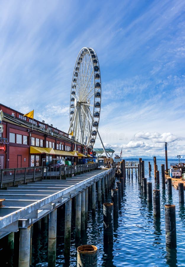 Seattle Great Ferris Wheel stock image. Image of pilings - 272383605