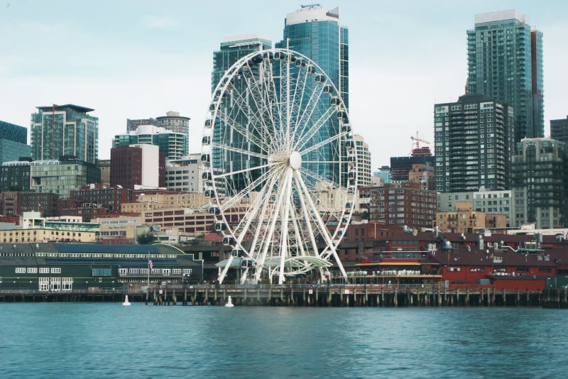Seattle Great Wheel in Easter Editorial Photo - Image of downtown, neon ...