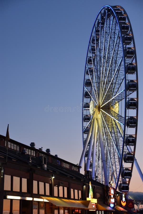 Seattle Great Wheel in Easter Editorial Photo - Image of downtown, neon ...