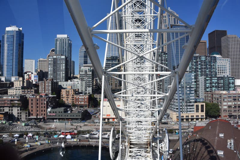 Seattle Great Wheel in Easter Editorial Photo - Image of downtown, neon ...