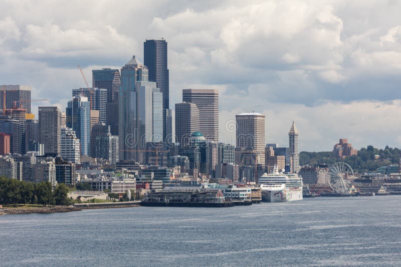 Seattle Harbor Summer editorial photography. Image of america - 74780677