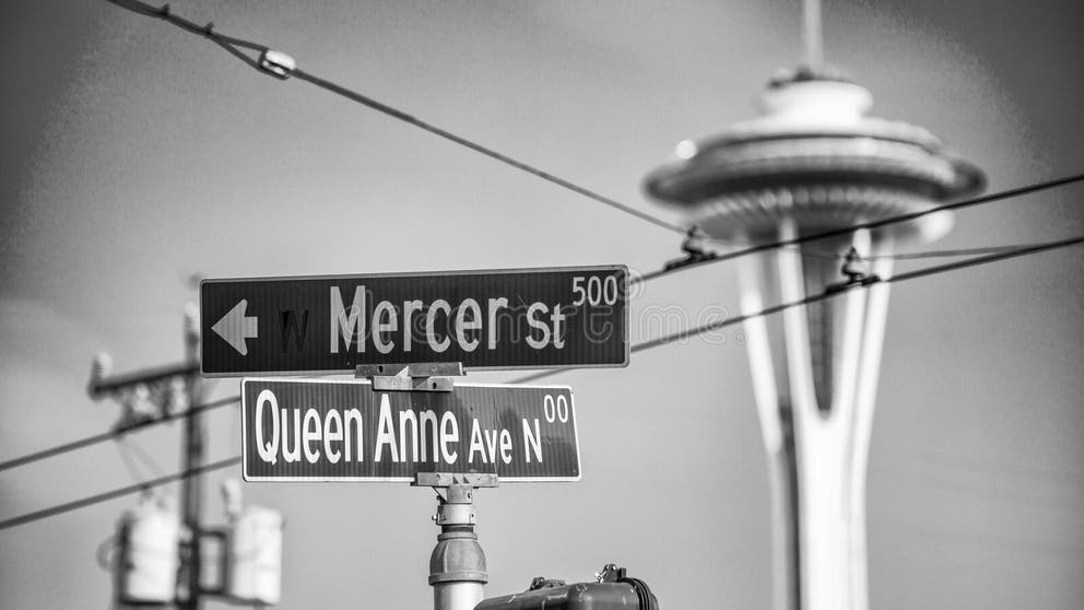 Seattle Needle Building from the Street Editorial Stock Image - Image ...