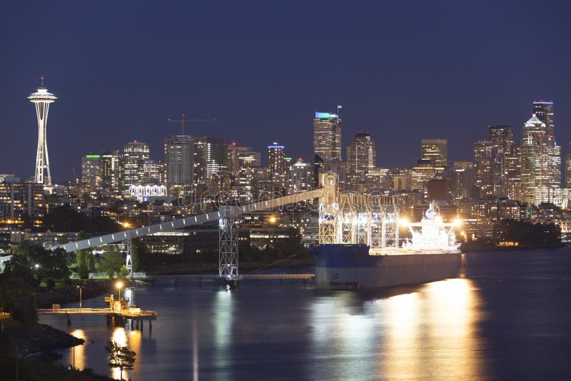 Seattle at Night editorial stock photo. Image of travel - 76339913