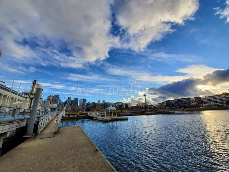 Seattle skyline day editorial stock image. Image of skyline - 149403379