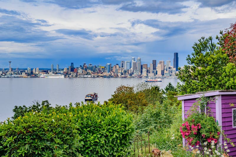 Seattle Skyline editorial photo. Image of beach, cityscape - 94894161