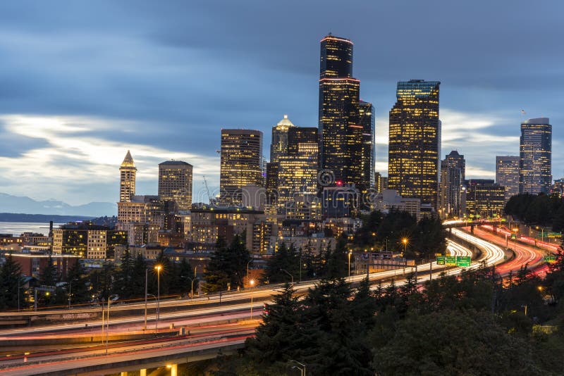 Seattle Skyline editorial image. Image of building, district - 127042225