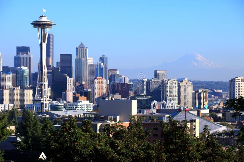 Seattle Skyline & Mt. Rainier, Washington State. Editorial Image ...