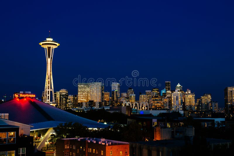 Seattle skyline at night editorial image. Image of brooklyn - 107047005