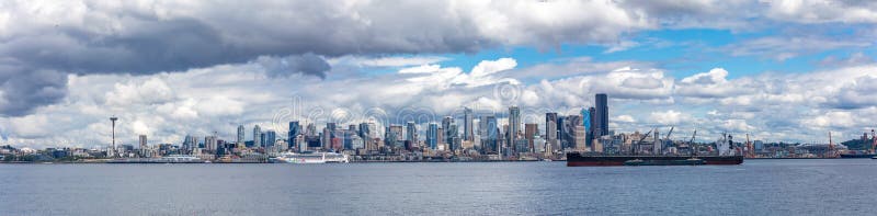 Seattle Skyline Panorama editorial image. Image of sightseeing - 122356155