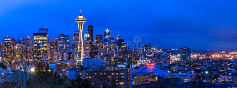 Seattle Skyline Panorama at Sunset from Kerry Park in Seattle Editorial ...