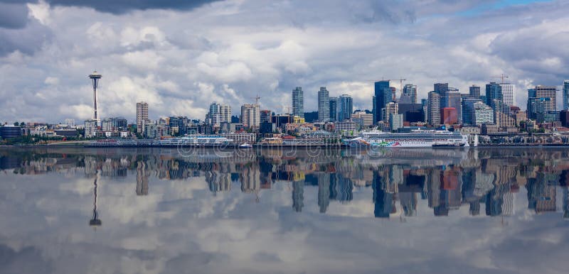 Seattle - Panoramic View Of Downtown, Mt. Rainier Editorial Image ...