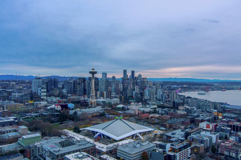 The Seattle Skyline at Sunset on Christmas Stock Photo - Image of town ...