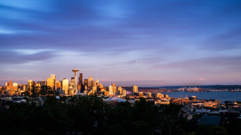 Seattle Skyline at Sunset editorial stock image. Image of office ...