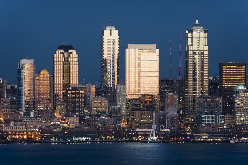 Seattle at sunset stock image. Image of office, district - 8927135