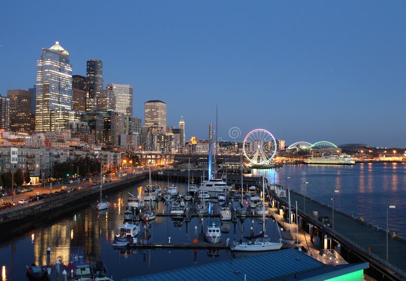 Seattle, Washington, 9/14/2017, Seattle Skyline with Vies of the Water ...