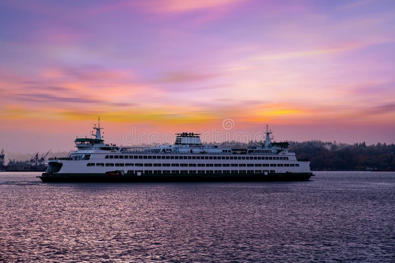 Seattle, Washington, USA, Elliot Bay in Seattle with Ferry at Sunset ...