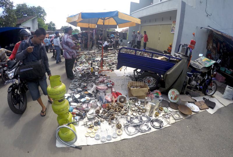 Second hand goods editorial photo. Image of people, central - 49076791