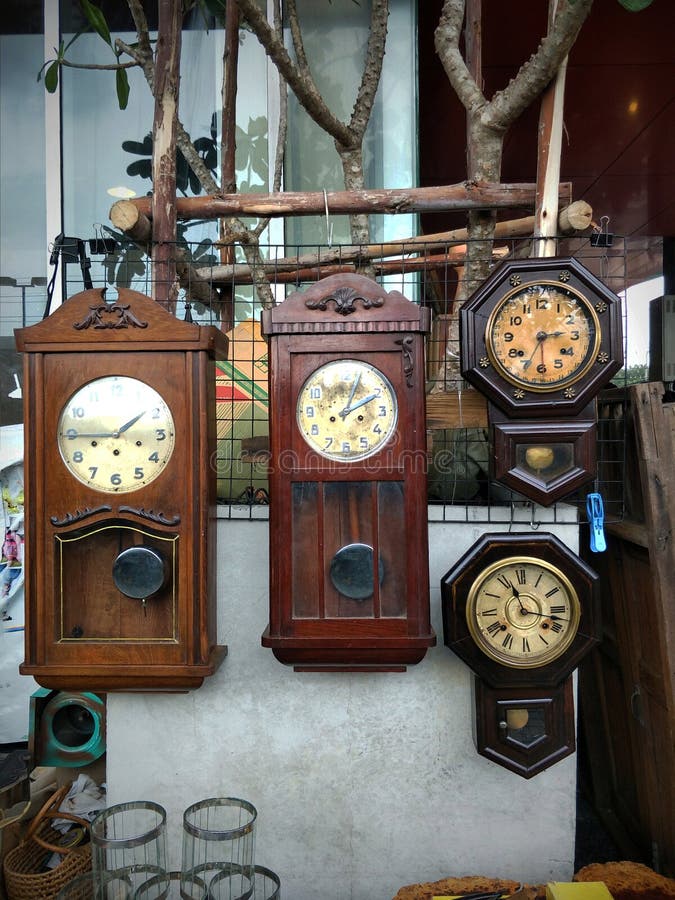 Second Hand Market, Old Objects for Sell, Stock Image - Image of trade ...