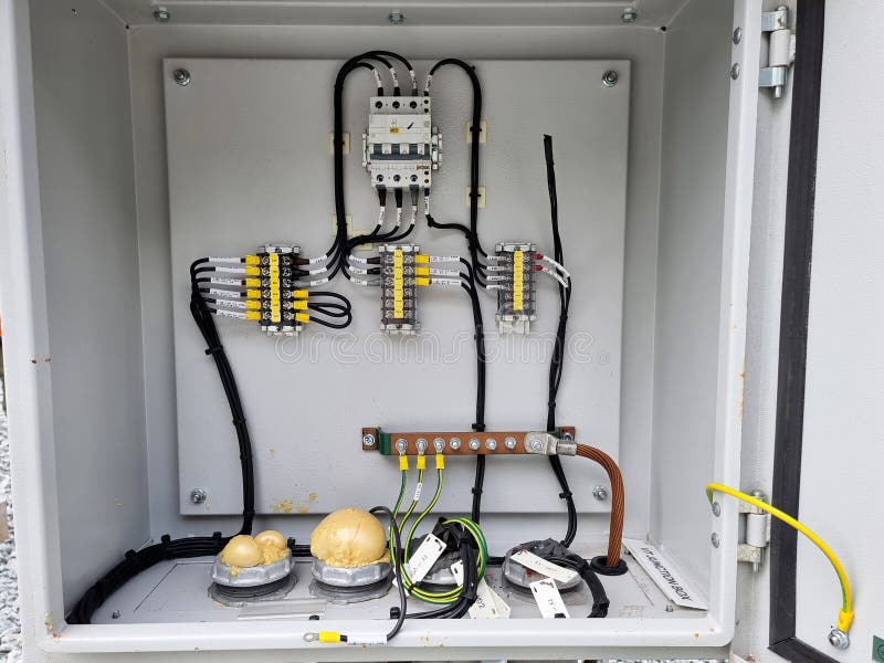 The Secondary Cable of 115kV Potential Transformer and and Grounding ...