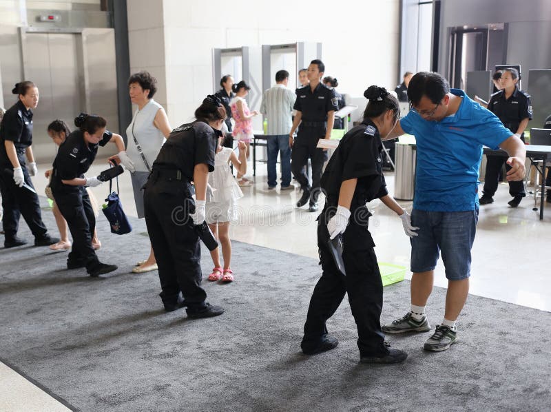 Security Check Editorial Photography - Image: 32652277
