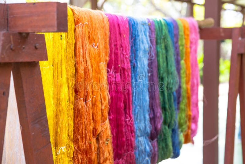 Seda del color foto de archivo. Imagen de anaranjado - 99531868