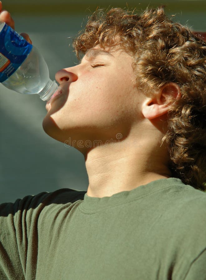 Sediento imagen de archivo. Imagen de agua, botella, cansado - 3491017