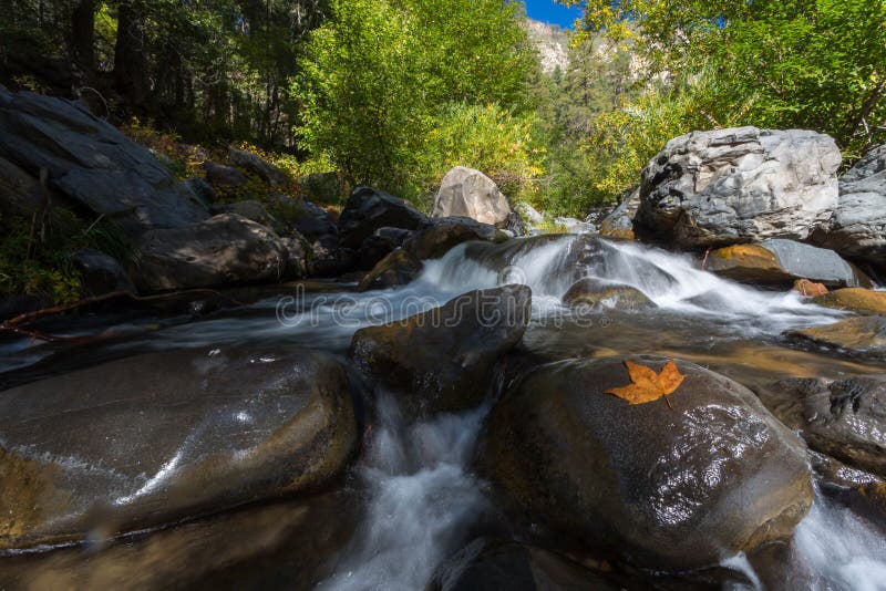 Sedona Und Eichen-Nebenfluss-Schlucht-Landschaften Stockfoto - Bild von ...